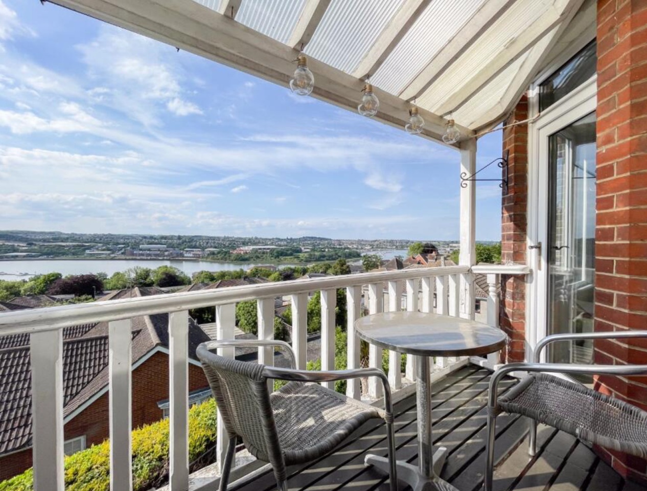 Rochester - 2 Bed Flat, Borstal Road, ME1 - To Rent Now for £1,250.00 p/m