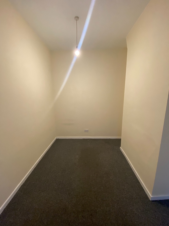 Royton, Oldham - 4 Bed Terraced House, Oldham Road, OL2 - To Rent Now for £1,250.00 p/m