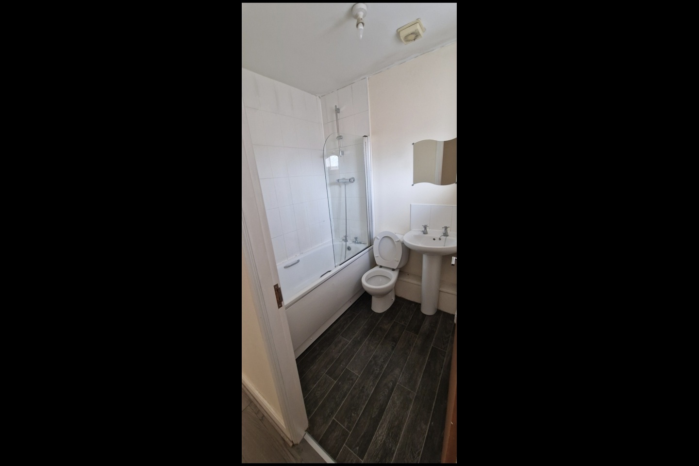Gorton - 2 Bed Terraced House, Rawsthorne Avenue, M18 - To Rent Now for ...