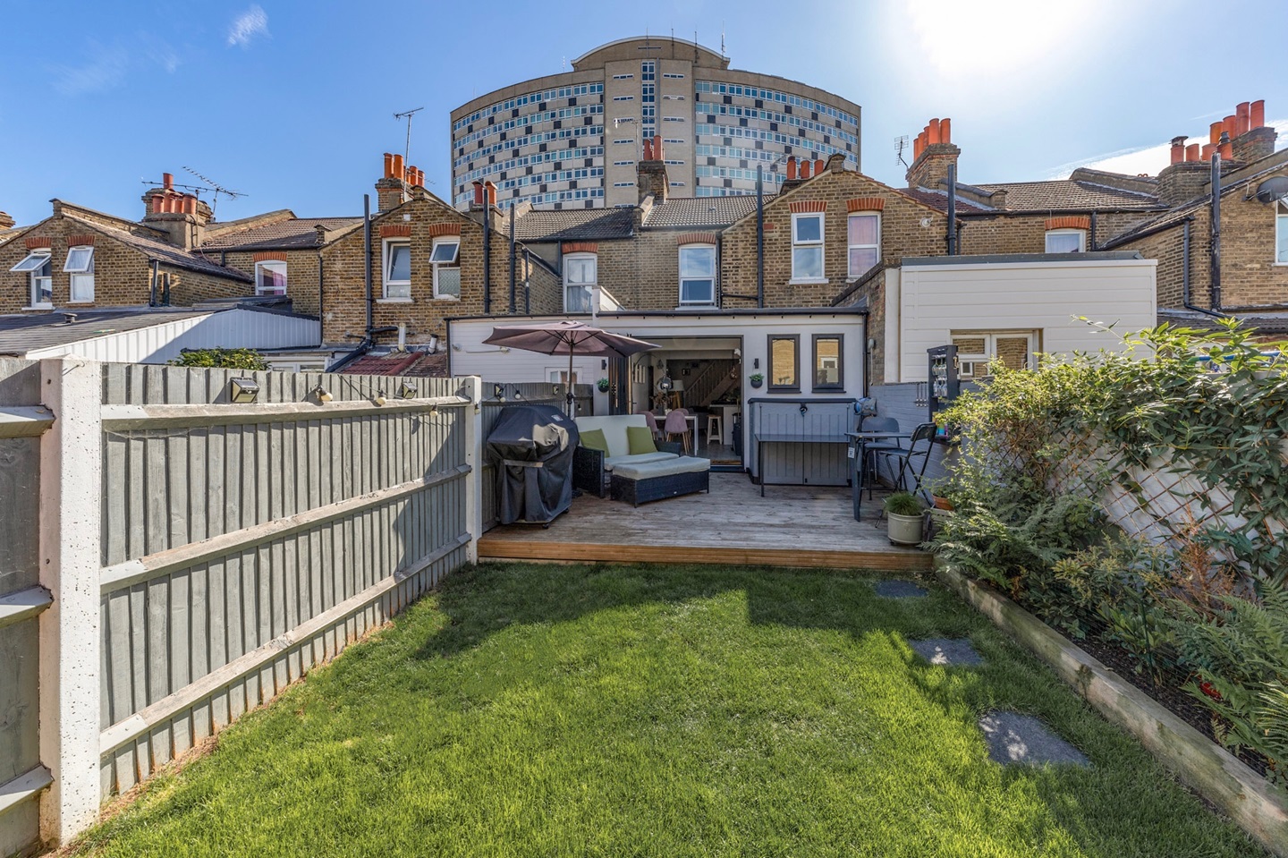 Morden - 2 Bed Terraced House, Crown Road, SM4 - To Rent Now for £2,100 ...