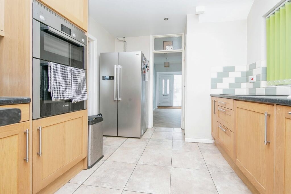 Stanway, Colchester - 4 Bed Semi-Detached House, Winstree Road, CO3 ...