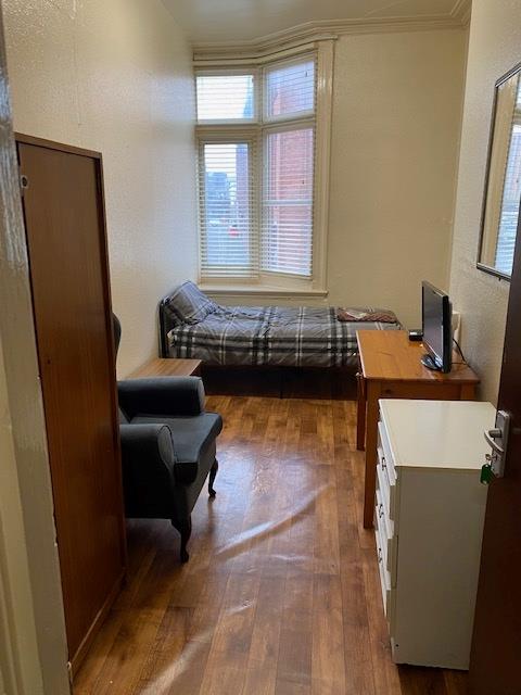 Birmingham - Room in a Shared House, Alison St, B5 - To Rent Now for £ ...