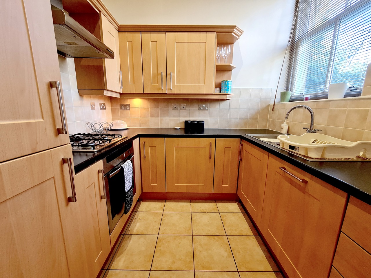 Rotherham - 1 Bed Flat, Hartshaw, S60 - To Rent Now for £750.00 p/m