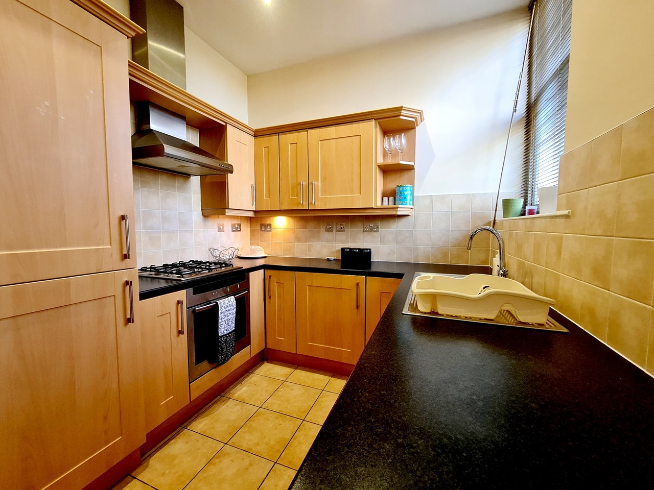 Rotherham - 1 Bed Flat, Hartshaw, S60 - To Rent Now for £750.00 p/m