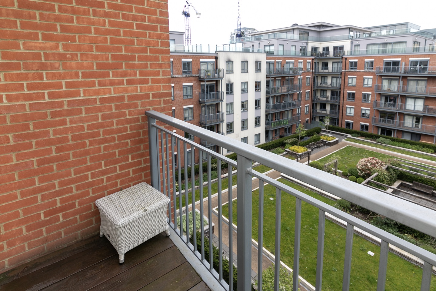 Colindale - 2 Bed Flat, Ensign House, NW9 - To Rent Now for £2,000.00 p/m