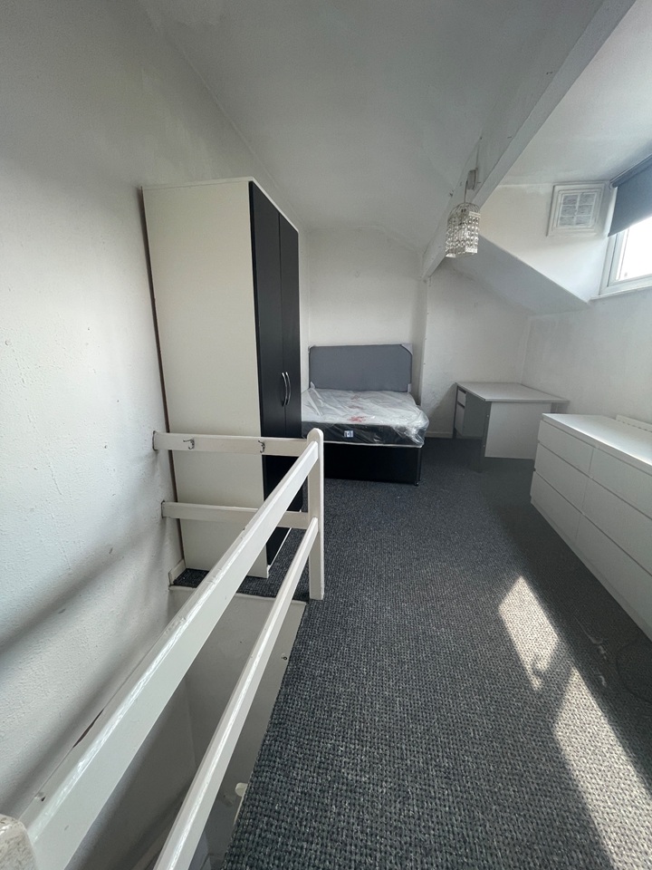 Leeds - 2 Bed Terraced House, Harold Grove, LS6 - To Rent Now for £900. ...