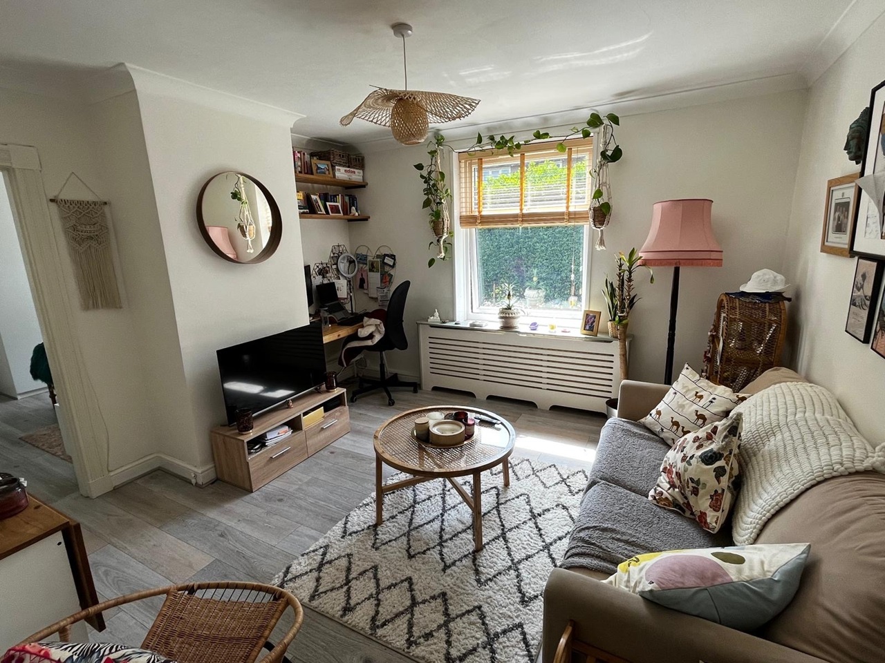 Carshalton - 1 Bed Flat, Tavistock Walk, SM5 - To Rent Now for £1,600. ...