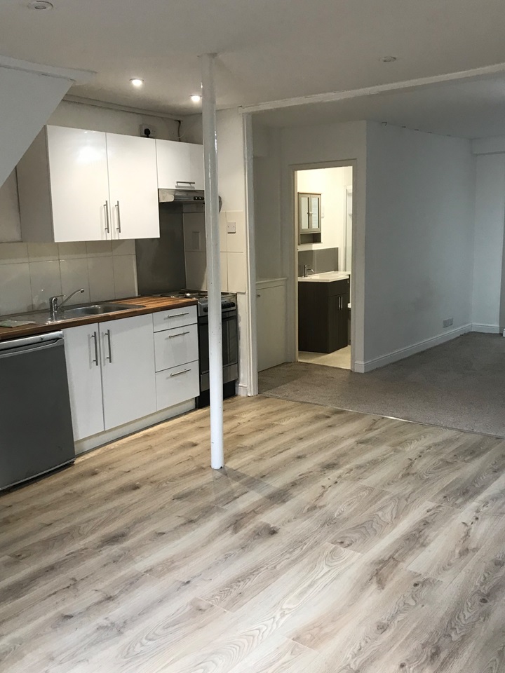 Exeter - Studio Flat, Iron Bridge, EX4 - To Rent Now for £700.00 p/m