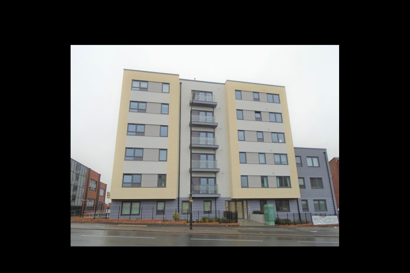Slough - 1 Bed Flat, West Central, SL2 - To Rent Now for £1,200.00 p/m