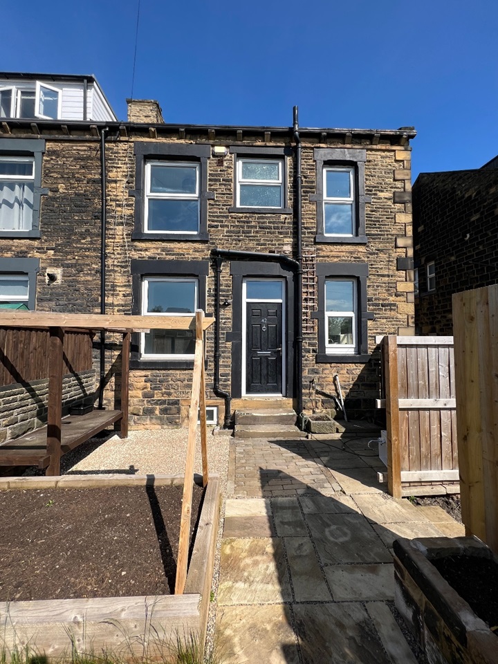 Morley, Leeds - 2 Bed Terraced House, Zoar Street, LS27 - To Rent Now ...