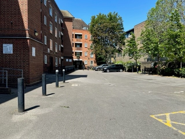 London - 3 Bed Flat, Stockwell Gardens, SW9 - To Rent Now for £2,900.00 p/m
