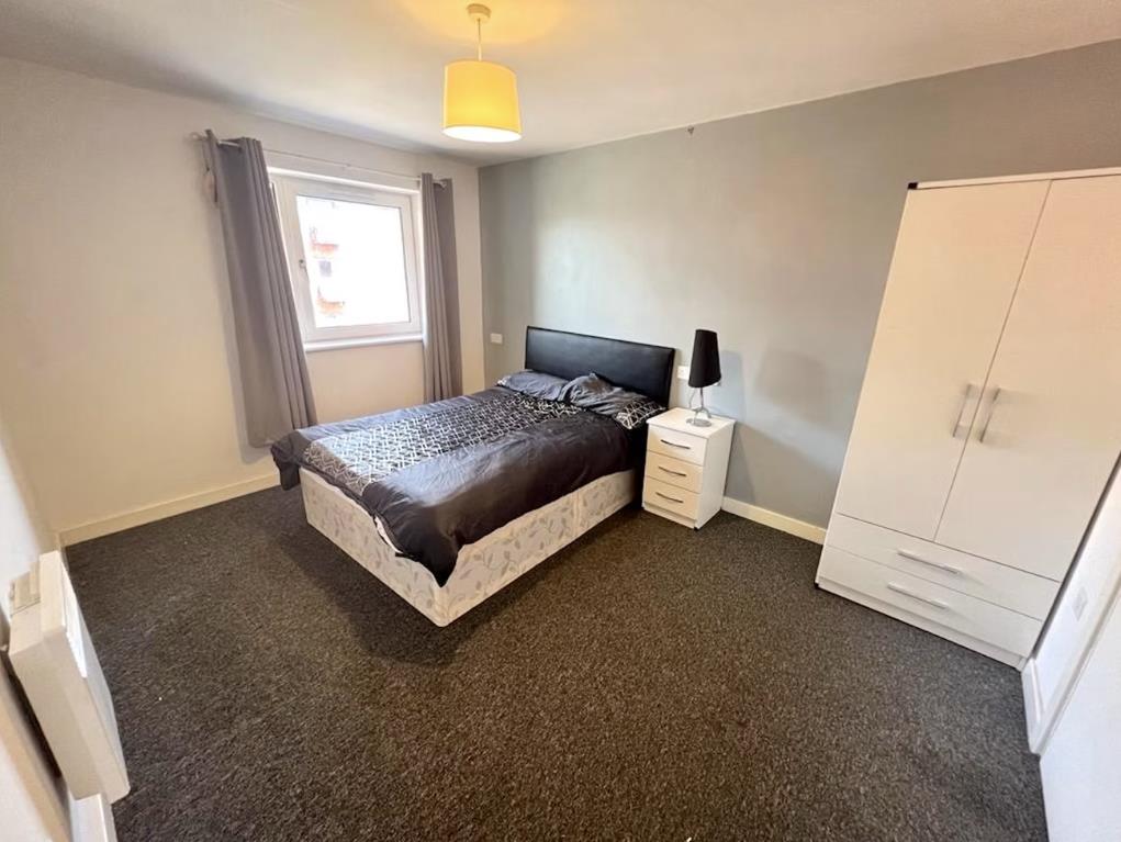 Wolverhampton - 2 Bed Flat, Broad Gauge Way, WV10 - To Rent Now for £ ...