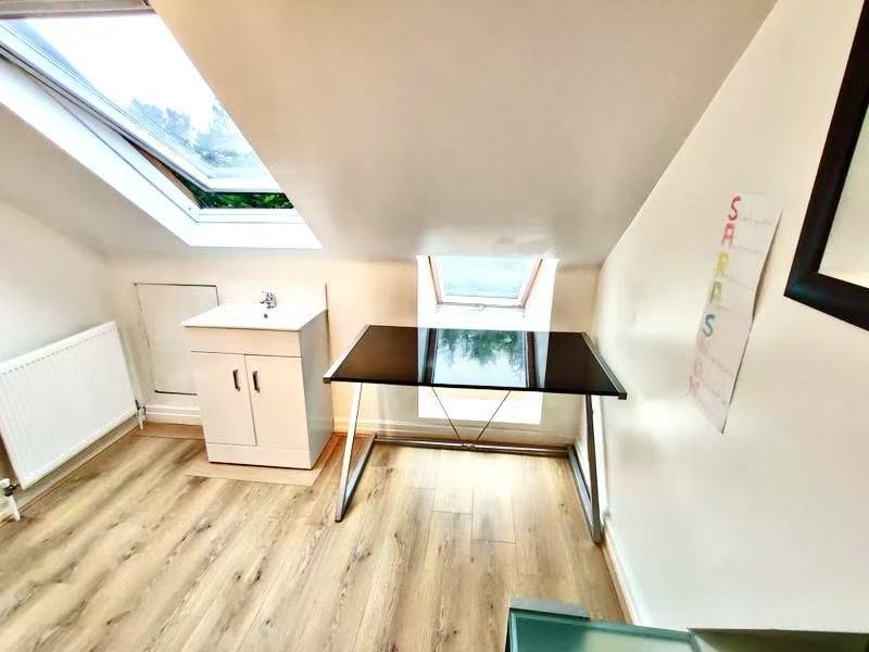 London - Studio Flat, Sunningfields Road, NW4 - To Rent Now for £800.00 p/m