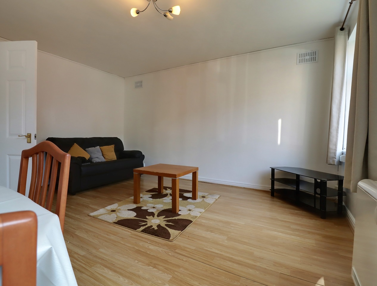 Manchester - 2 Bed Flat, Fairfield Court, M14 - To Rent Now for £1,125. ...