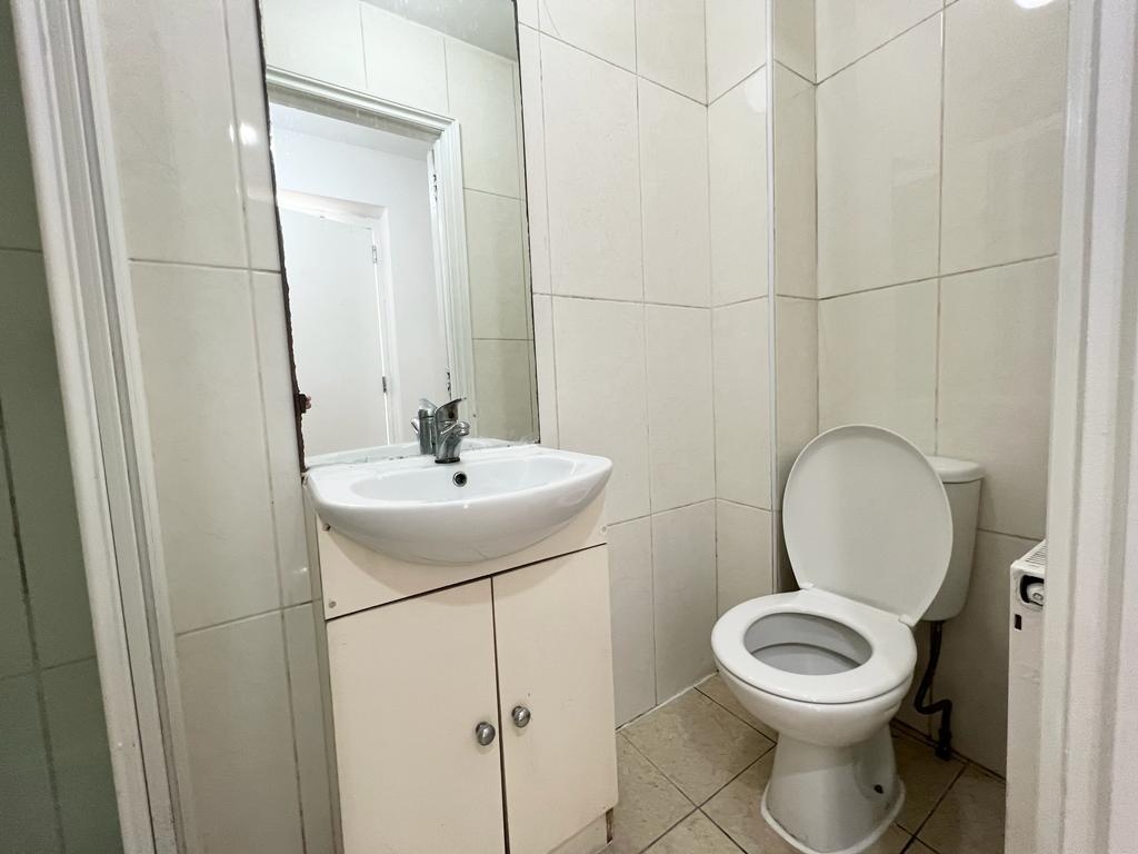 London - 1 Bed Flat, Hendon Lane, N3 - To Rent Now for £1,250.00 p/m