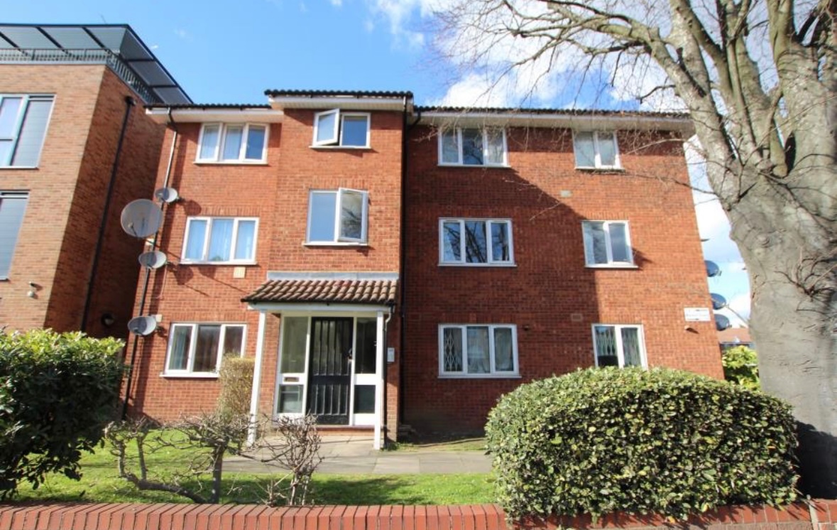 Harrow - 1 Bed Flat, Belvoir Court, HA3 - To Rent Now for £1,450.00 p/m