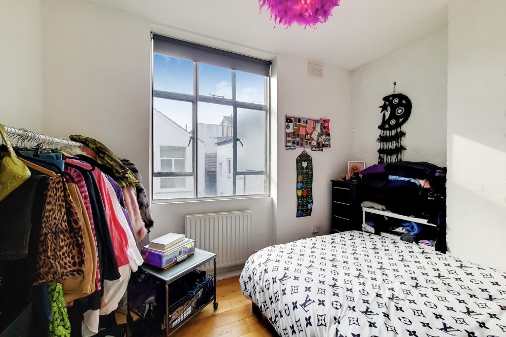 London - 3 Bed Flat, Springbok Works, N16 - To Rent Now for £3,750.00 p/m