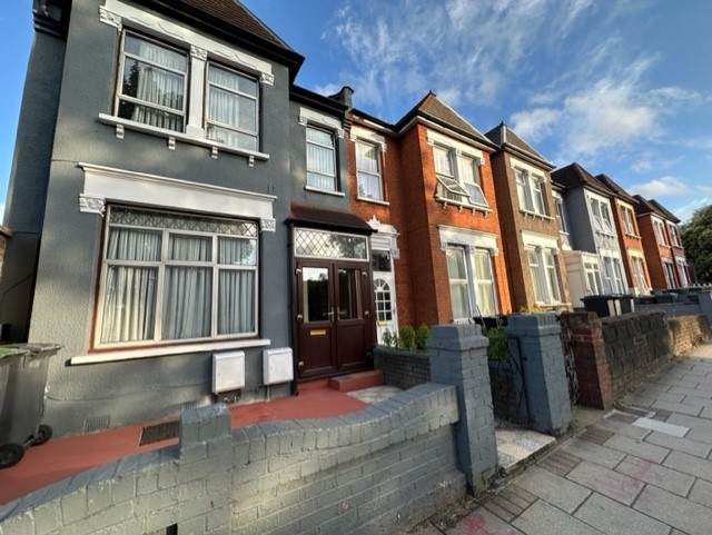 London - 2 Bed Flat, Westbury Avenue, N22 - To Rent Now for £1,750.00 p/m
