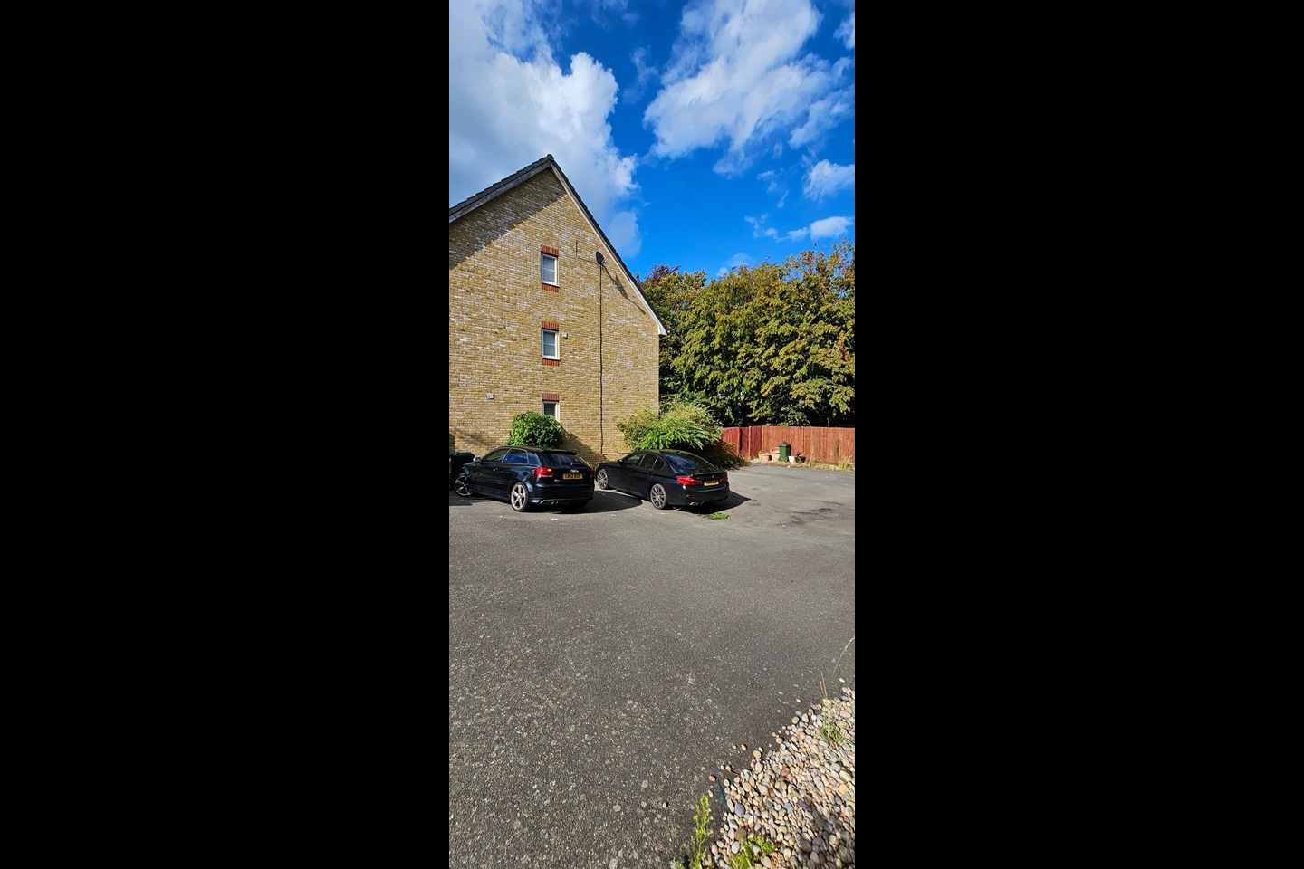 Staines-Upon-Thames - 3 Bed Semi-Detached House, Parkside Place, TW18 ...