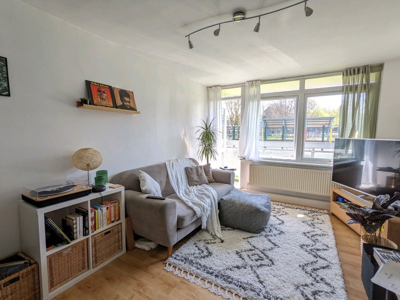 London - 2 Bed Flat, Gwyn House, SW2 - To Rent Now for £1,800.00 p/m