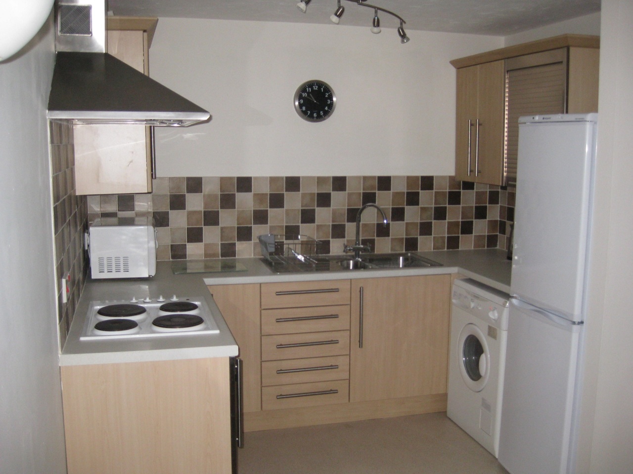 Reading - 1 Bed Flat, New Bright Street, RG1 - To Rent Now for £1,300. ...