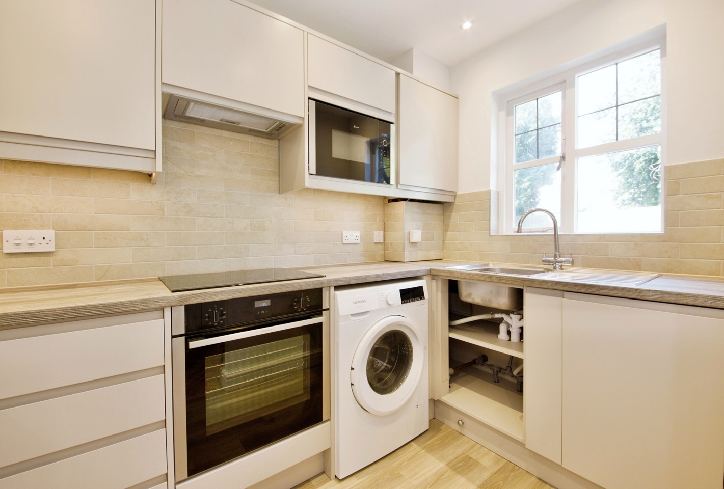 London - 2 Bed Terraced House, Barton Close, NW4 - To Rent Now for £ ...
