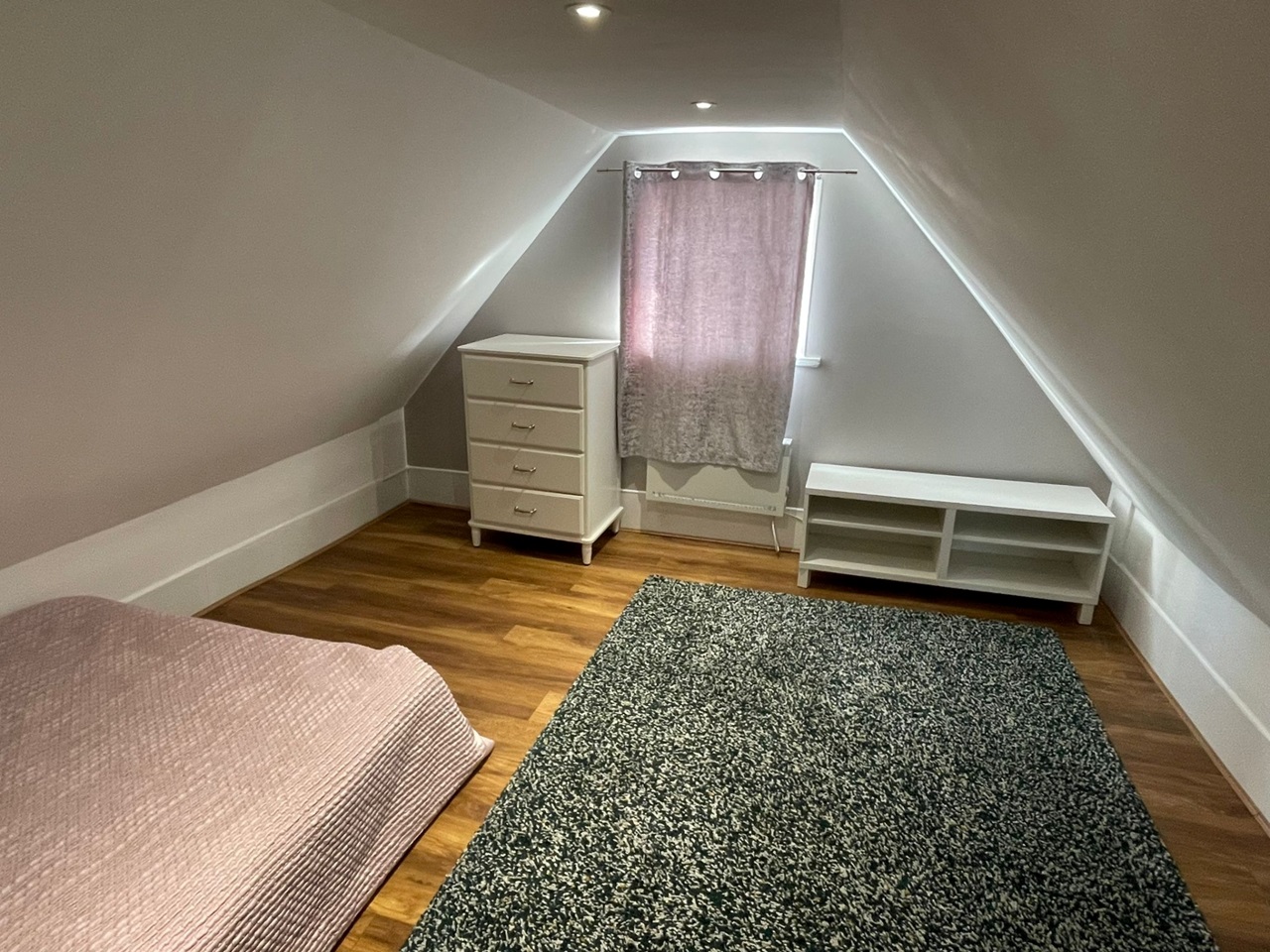 London - Studio Flat, Crayford, DA1 - To Rent Now for £870.00 p/m