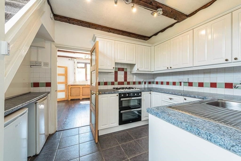 Wokingham - 2 Bed Semi-Detached House, Barkham Road, RG41 - To Rent Now ...