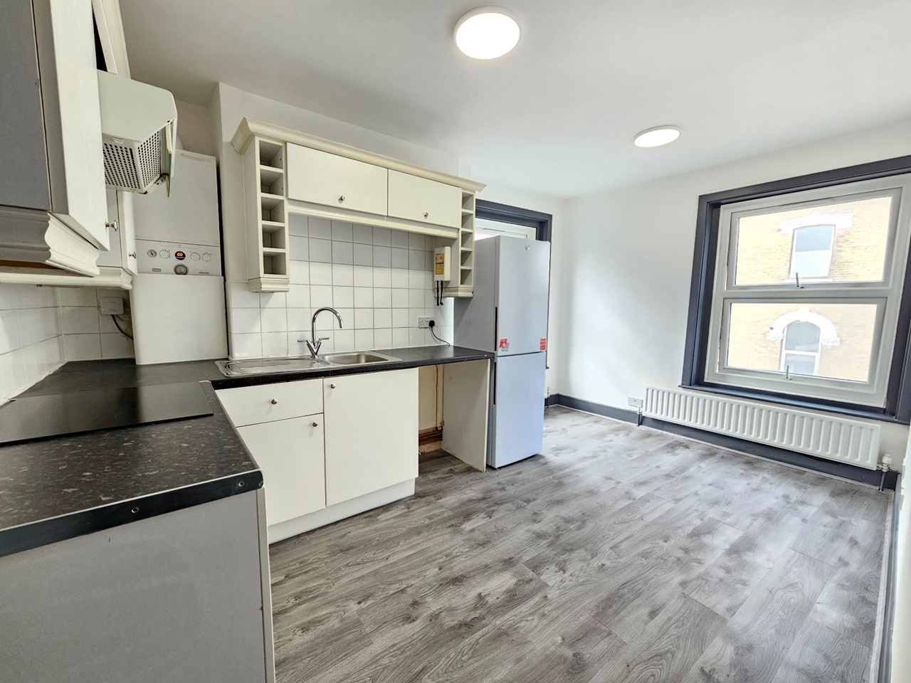 London - 2 Bed Flat, Lower Clapton Road, E5 - To Rent Now for £1,750.00 p/m