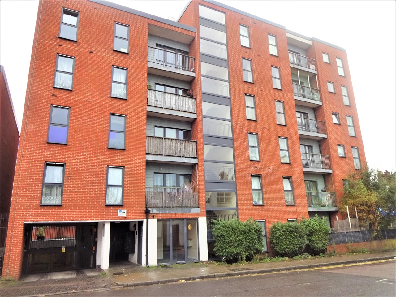 Harrow - 2 Bed Flat, Sunset House, HA3 - To Rent Now for £1,800.00 p/m