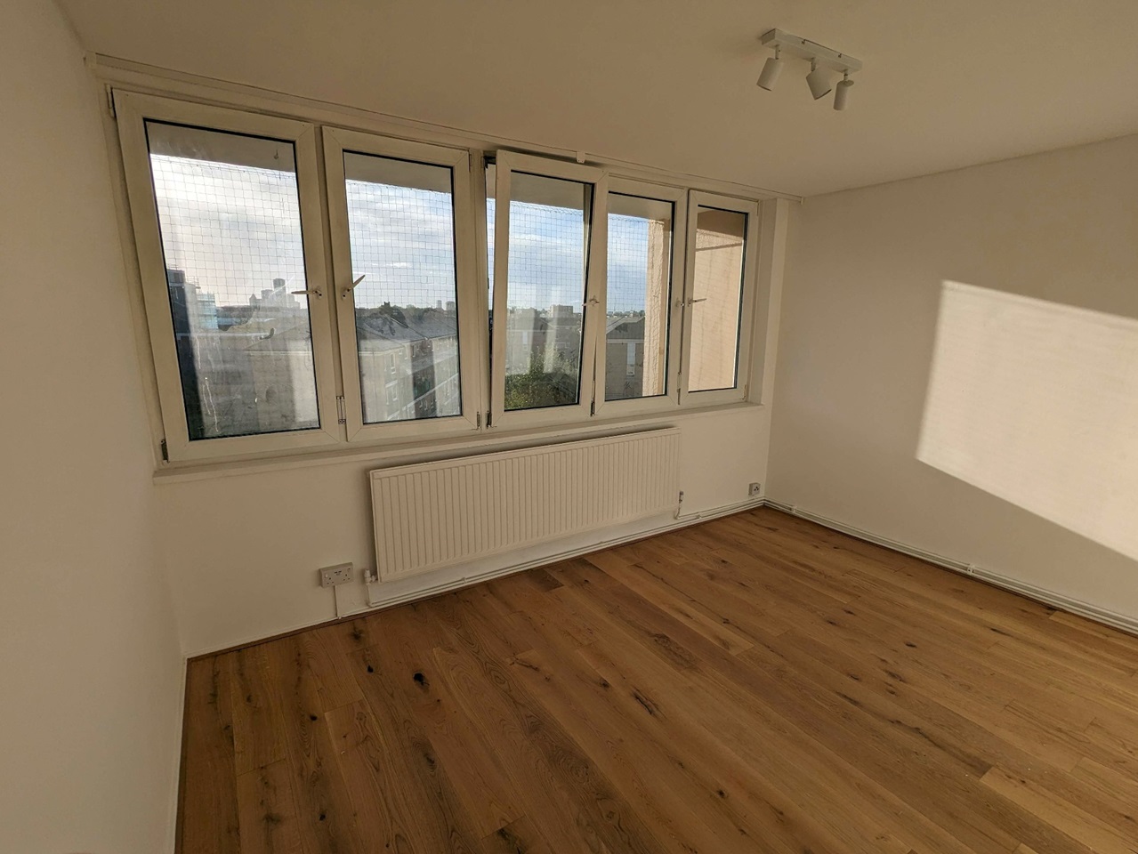 London - 2 Bed Flat, Jim Griffiths House, SW6 - To Rent Now for £1,760. ...
