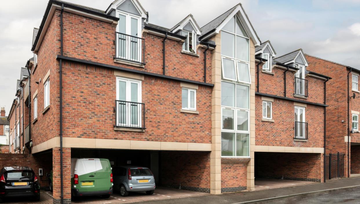 Grantham - 2 Bed Flat, Eden Place, NG31 - To Rent Now for £625.00 p/m