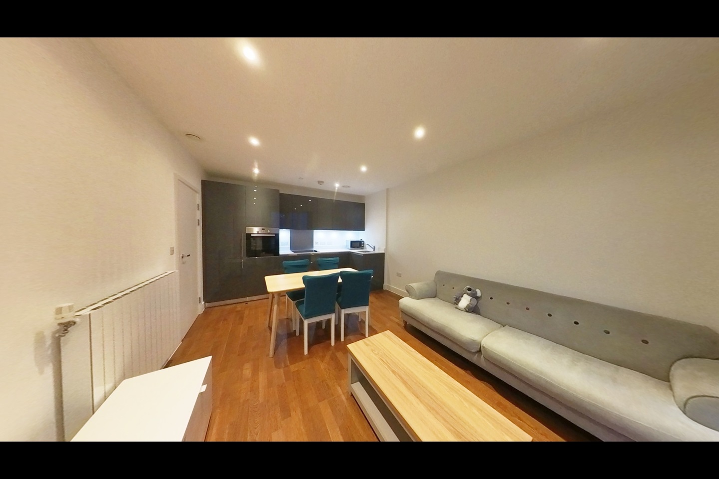 London - 2 Bed Flat, Duncombe House, SE18 - To Rent Now for £2,150.00 p/m