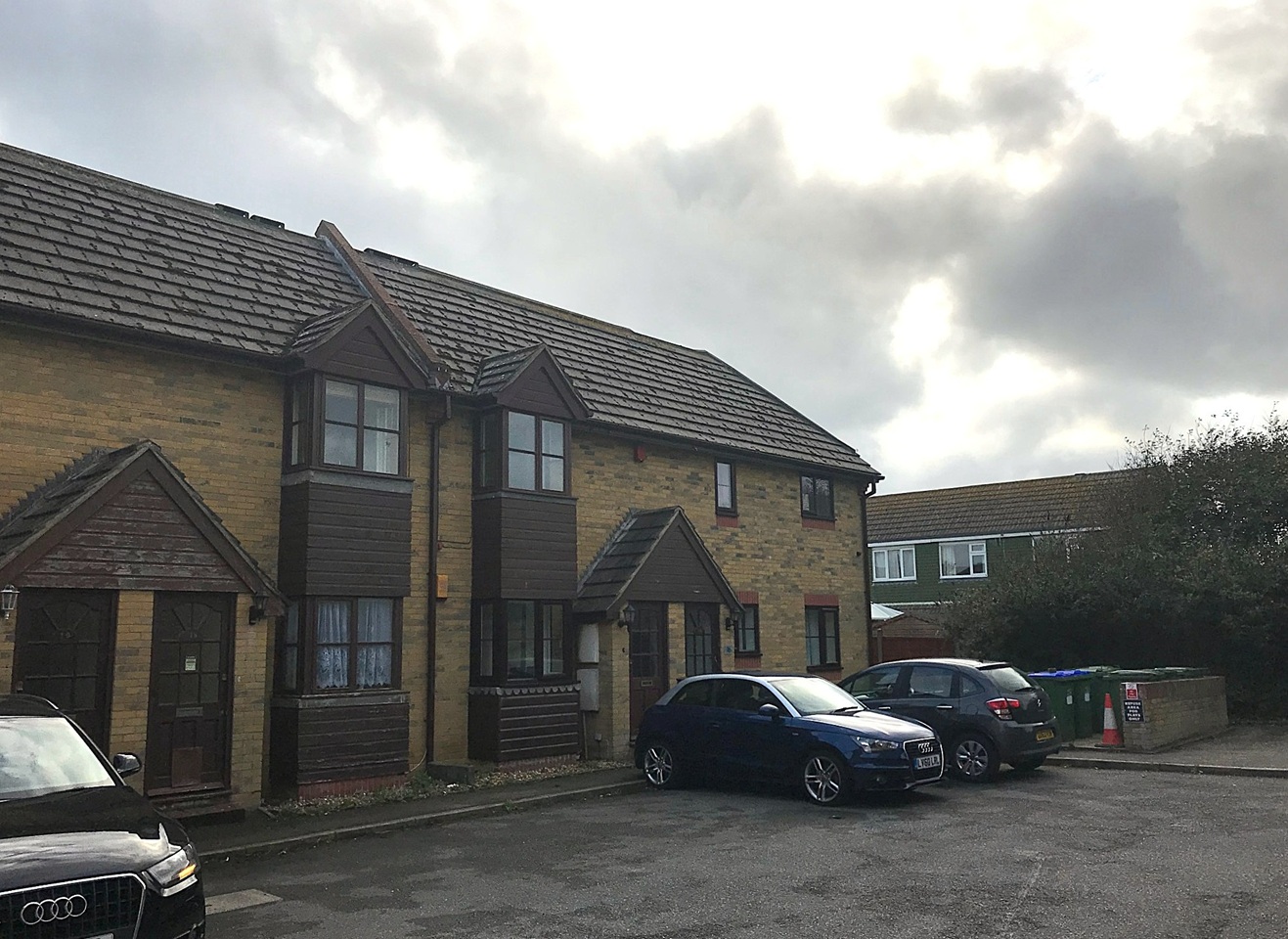 Peacehaven - 2 Bed Flat, Clayfields, BN10 - To Rent Now for £1,200.00 p/m