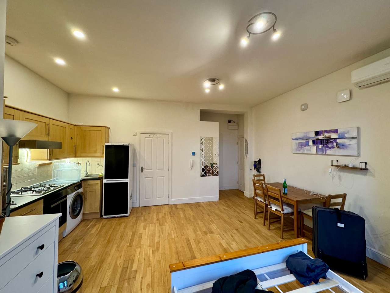 London - Studio Flat, Knight's Hill, SE27 - To Rent Now for £1,450.00 p/m