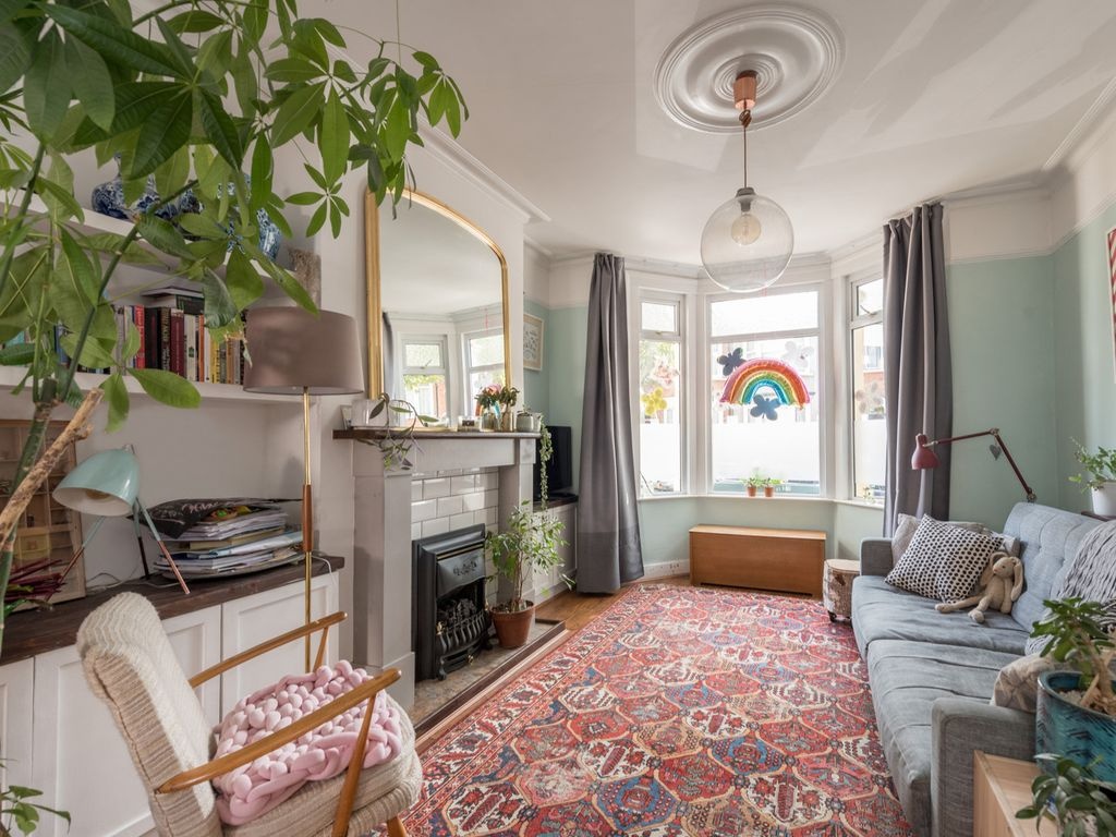 London - 4 Bed Terraced House, Haldane Road, E6 - To Rent Now for £ ...