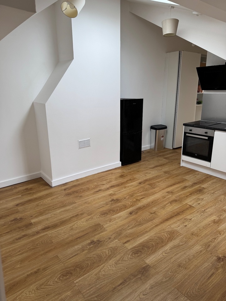 London - 2 Bed Flat, Roehampton High Street, SW15 - To Rent Now for £ ...