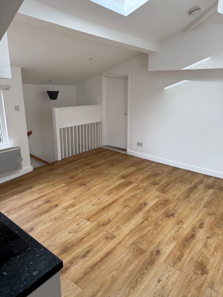 London - 2 Bed Flat, Roehampton High Street, SW15 - To Rent Now for £ ...