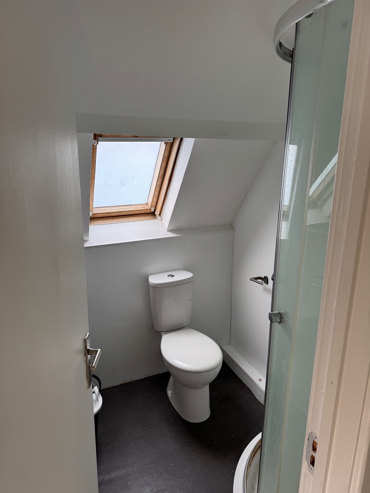 London - 2 Bed Flat, Roehampton High Street, SW15 - To Rent Now for £ ...