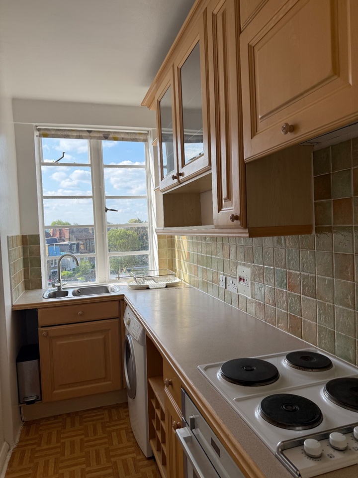 London - 1 Bed Flat, Du Cane Court, SW17 - To Rent Now for £1,850.00 p/m