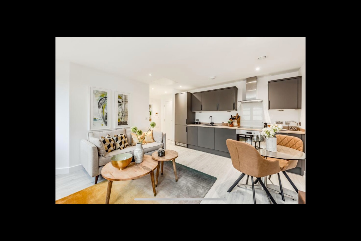 Crawley, West Sussex - 2 Bed Flat, Zurich House, RH10 - To Rent Now for ...