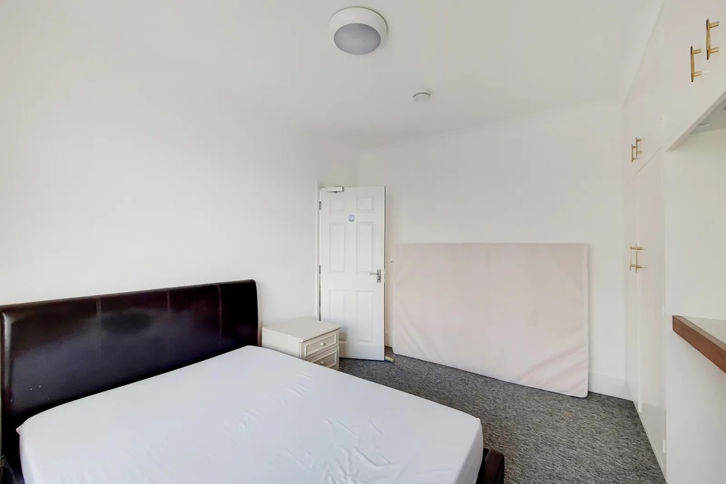 London - Room in a Shared House, Francis Road, E10 - To Rent Now for £ ...