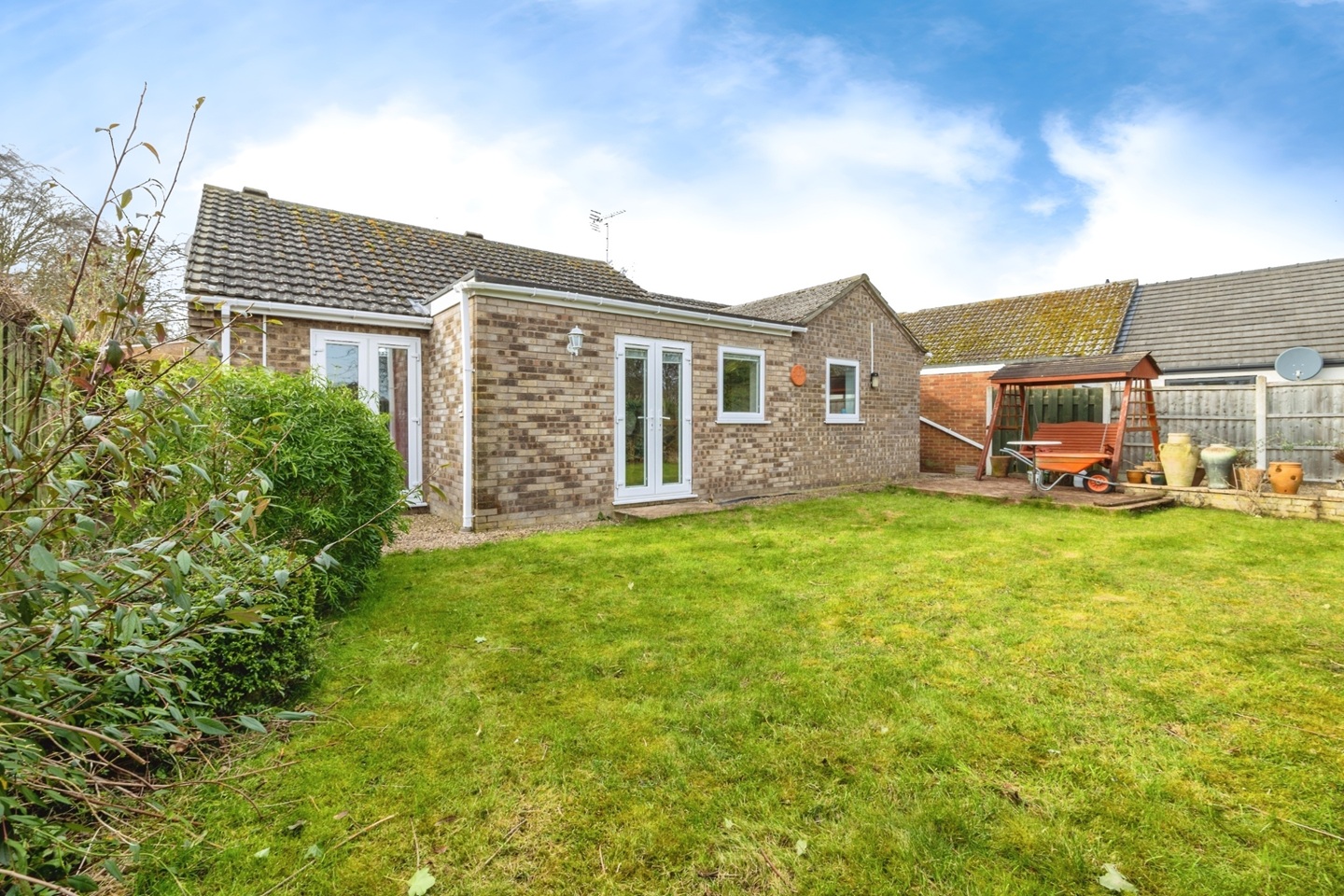 Nettleham, Lincoln - 2 Bed Bungalow, Field Close, LN2 - To Rent Now for ...