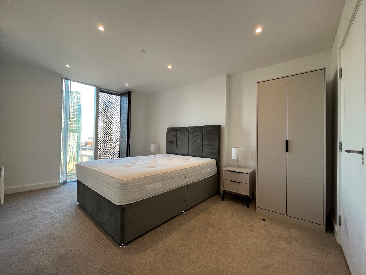 Manchester - 2 Bed Flat, East Tower At Deansgate Square, M15 - To Rent ...