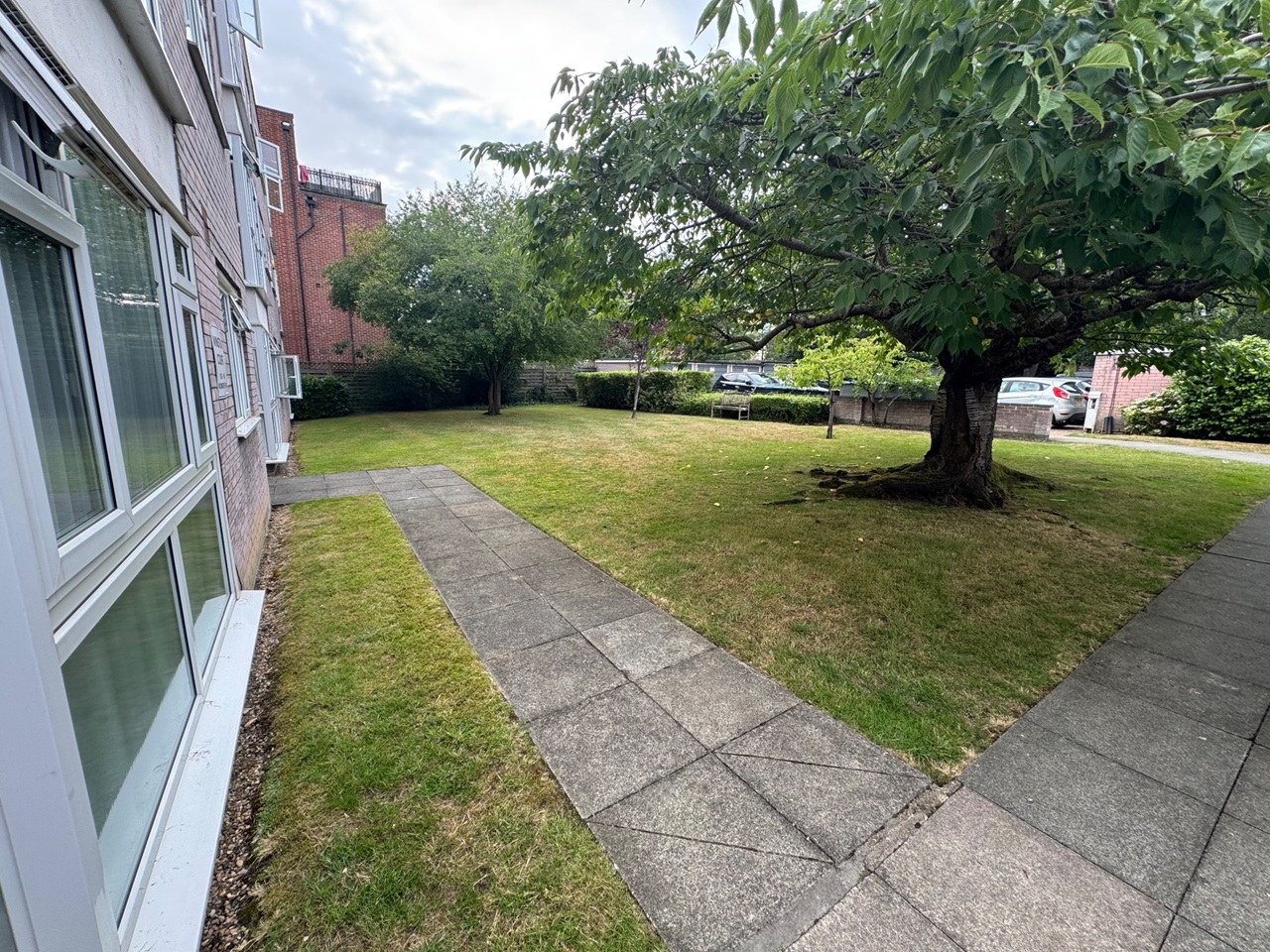 Bromley - 2 Bed Flat, Widmore Road, BR1 - To Rent Now for £1,650.00 p/m