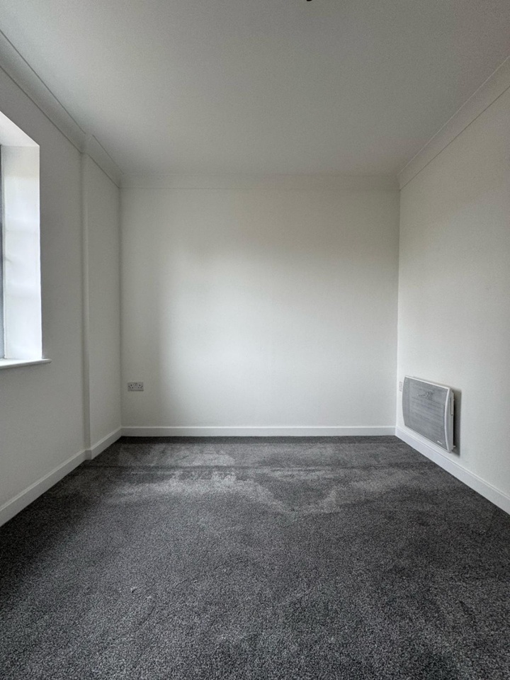 Colchester - 2 Bed Flat, Rotary Way, CO3 - To Rent Now for £1,200.00 p/m