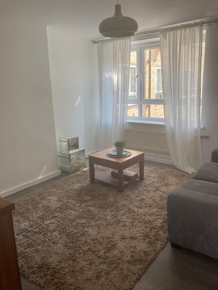 London - 1 Bed Flat, Coombe House, N7 - To Rent Now for £1,900.00 p/m