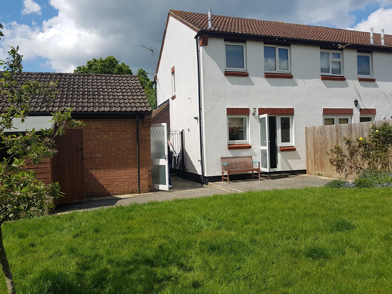 Borehamwood - 2 Bed End Terrace, Pinewood Close, WD6 - To Rent Now for ...