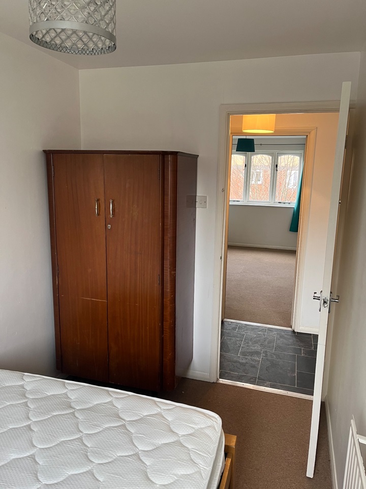 London - 2 Bed Flat, John Silkin Lane, SE8 - To Rent Now for £1,798.00 p/m