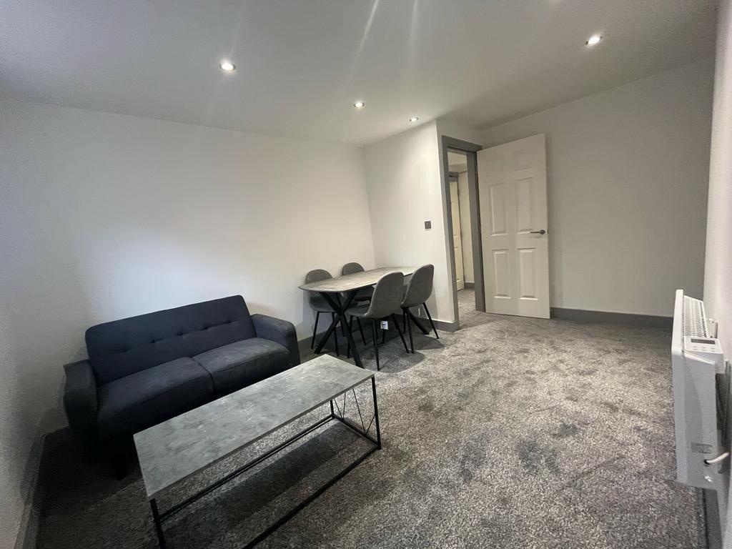 Leeds - 1 Bed Flat, Harehills Avenue, LS8 - To Rent Now for £775.00 p/m
